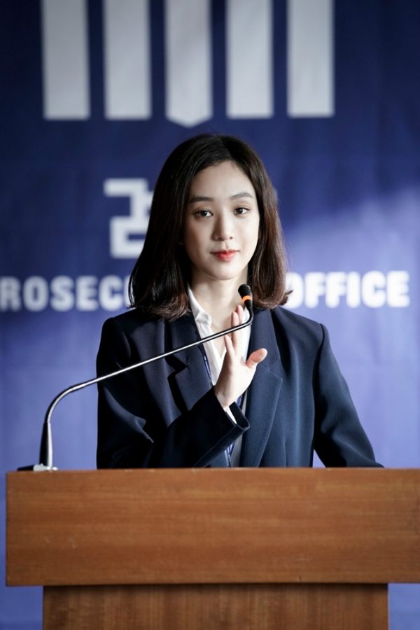 The believer and the cynic meet in Witch’s Court » Dramabeans Korean ...