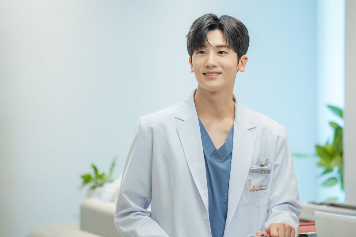 Finding love and healing in Doctor Slump » Dramabeans Kdrama