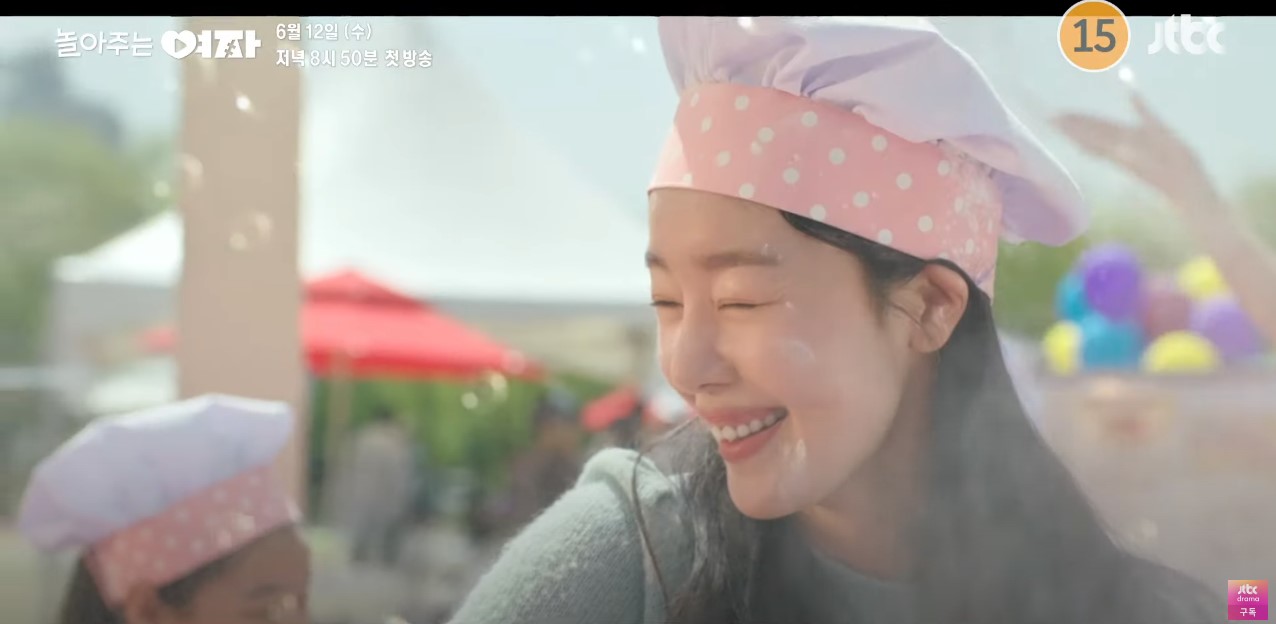 Han Sun-hwa has My Sweet Mobster Uhm Tae-gu feeling faint