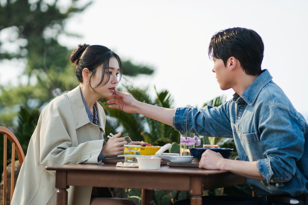 Jang Ki-yong can’t forget his Dynamite Kiss with Ahn Eun-jin